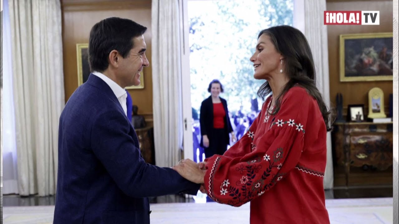 La reina Letizia vuelve a enviar un importante mensaje mediante la moda ...
